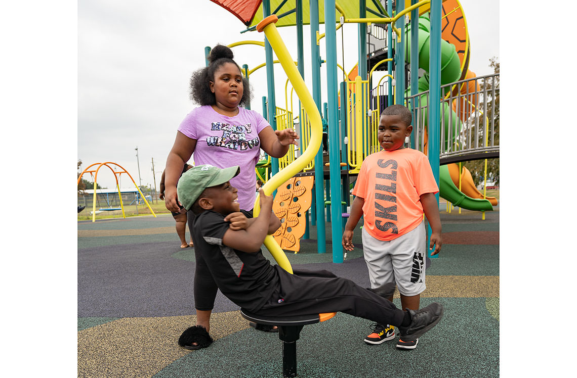 Swift Twist Curved Steel Rod Playground Spinner